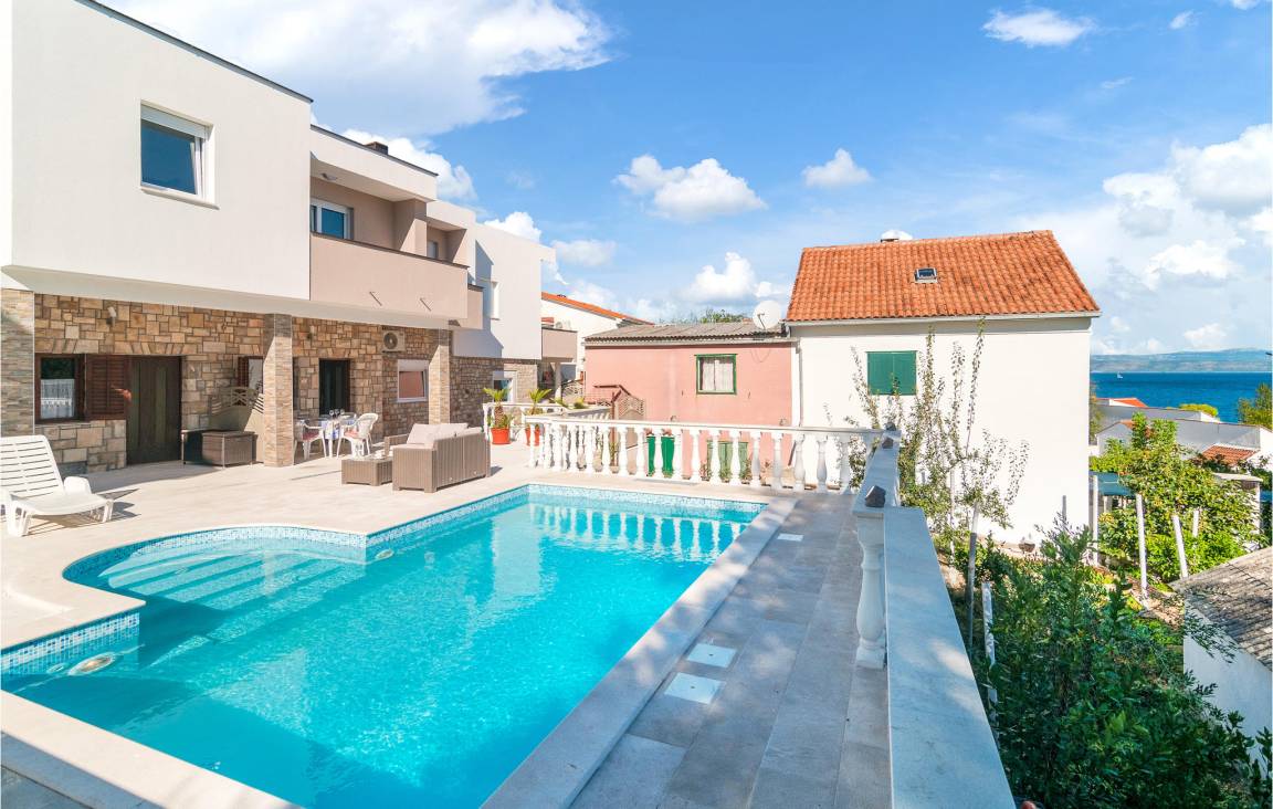 258 M² Ferienhaus ∙ 6 Schlafzimmer ∙ 12 Gäste - Maslinica