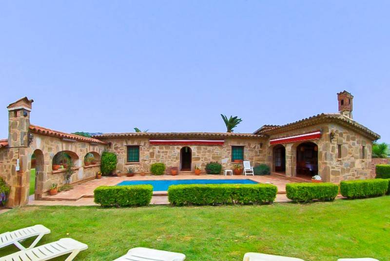 300 M² Villa ∙ 4 Schlafzimmer ∙ 8 Gäste - Platja d'Aro