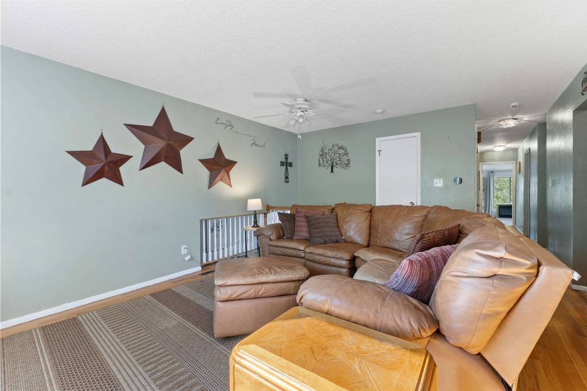 Apartment ∙ 6 Bedrooms ∙ 14 Guests - Colorado Springs, CO