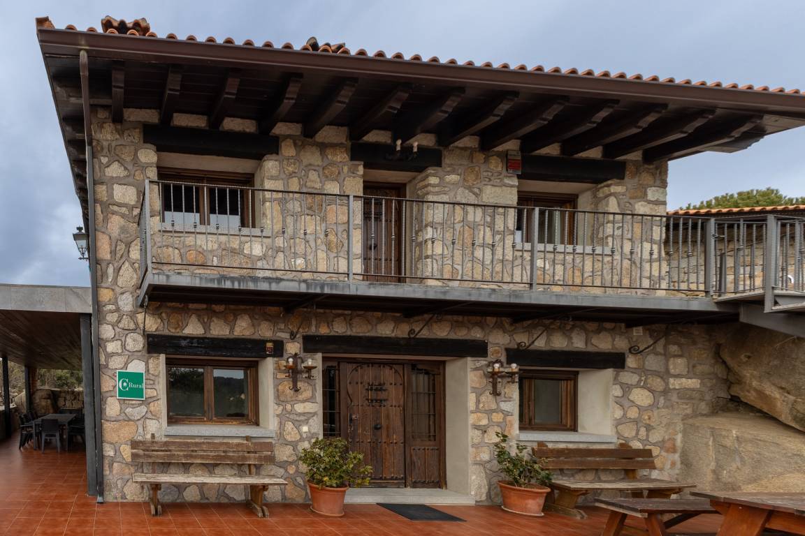 100 M² Apartamento ∙ 3 Habitaciones ∙ 8 Huéspedes - Robledo de Chavela