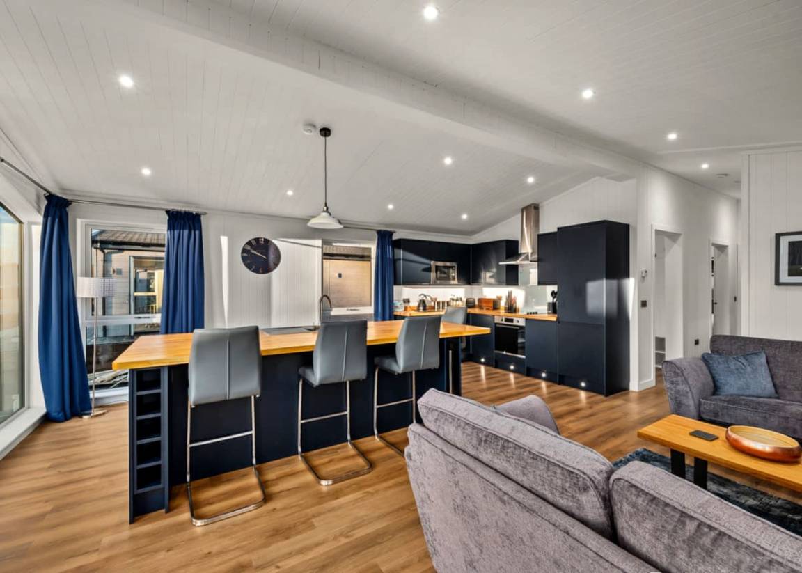 50 M² Chalet ∙ 2 Bedrooms ∙ 4 Guests - Fife