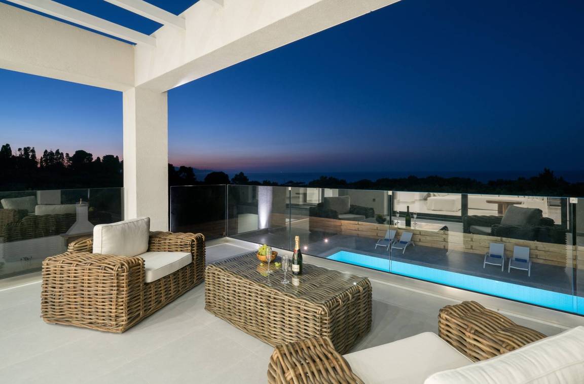 370 M² Villa ∙ 6 Habitaciones ∙ 15 Huéspedes - Zante