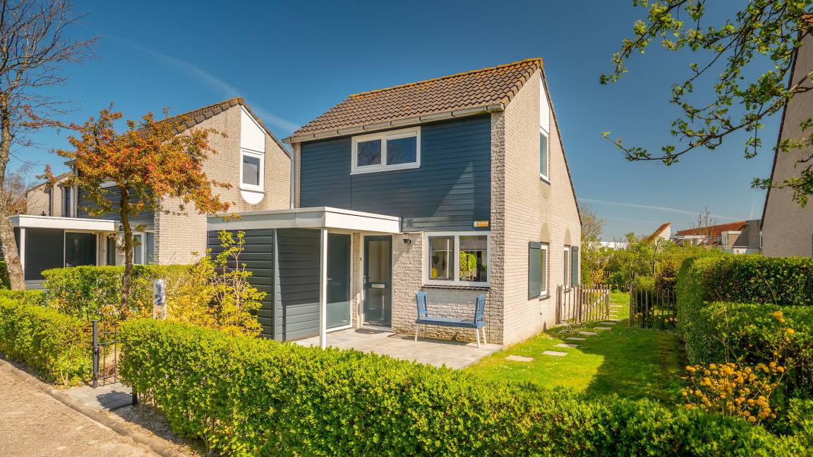 Bungalow ∙ 2 Bedrooms ∙ 4 Guests - Zeeland