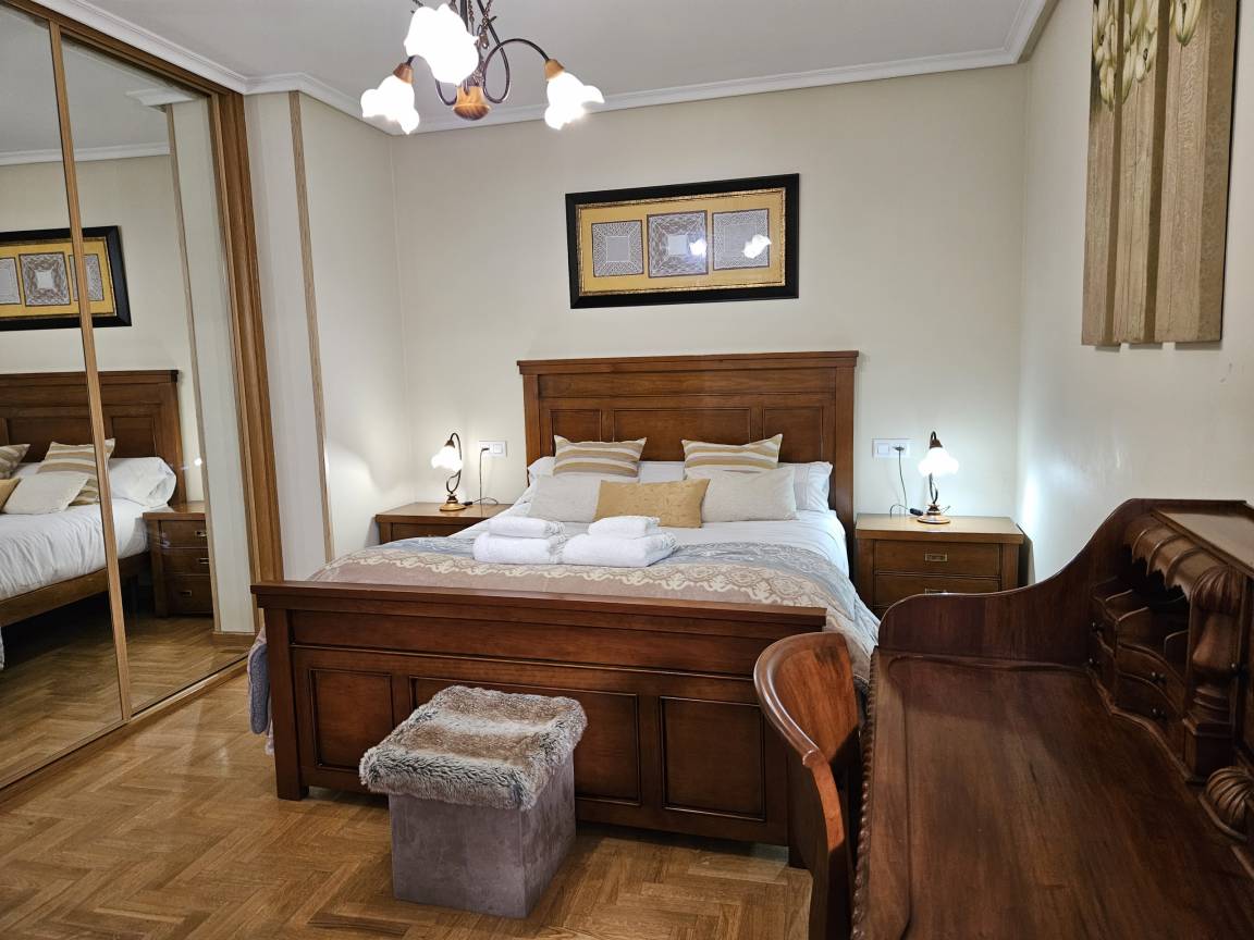 93 M² Apartamento ∙ 3 Habitaciones ∙ 5 Huéspedes - Gijón