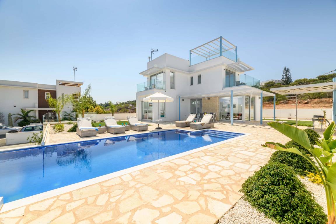 180 M² Villa ∙ 3 Bedrooms ∙ 6 Guests - Ayia Napa