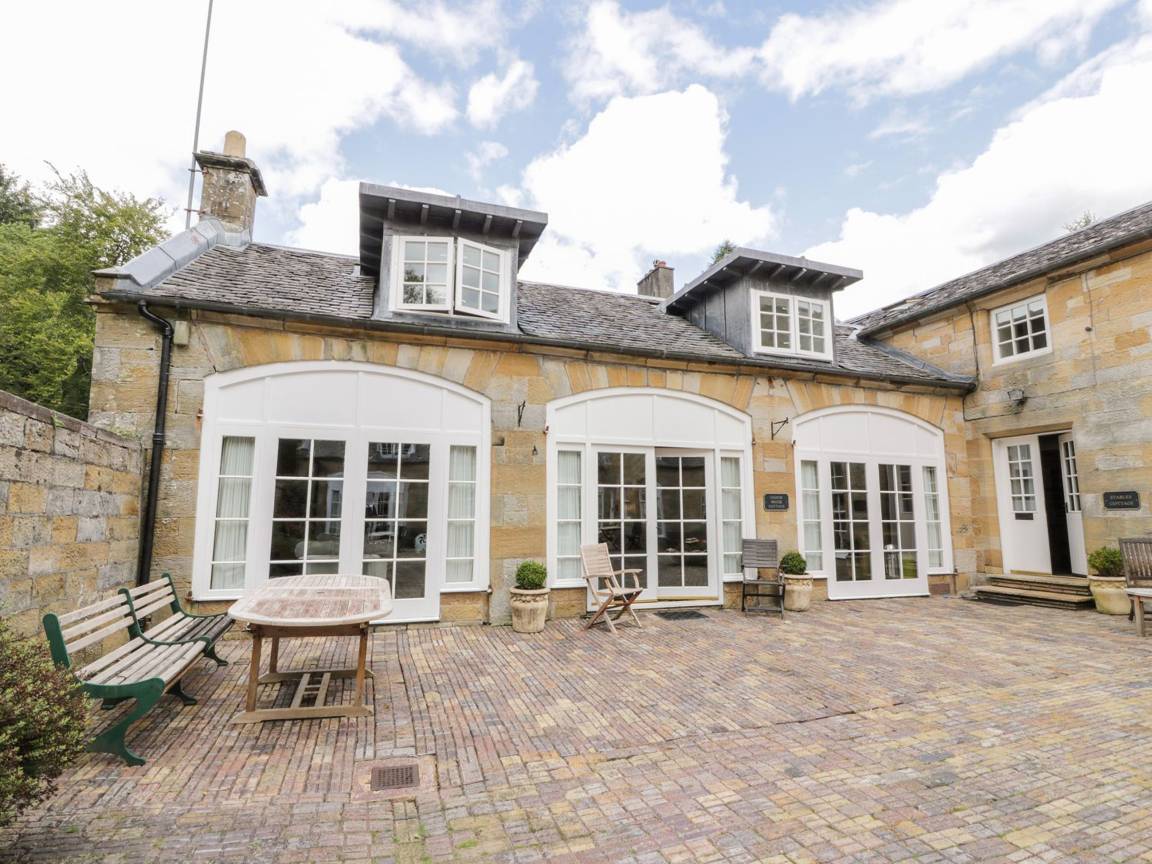 Cottage ∙ 2 Bedrooms ∙ 4 Guests - Ayr