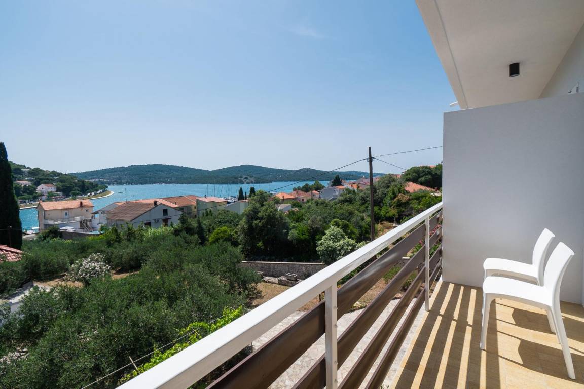 Apartment ∙ 1 Bedroom ∙ 4 Guests - Pirovac