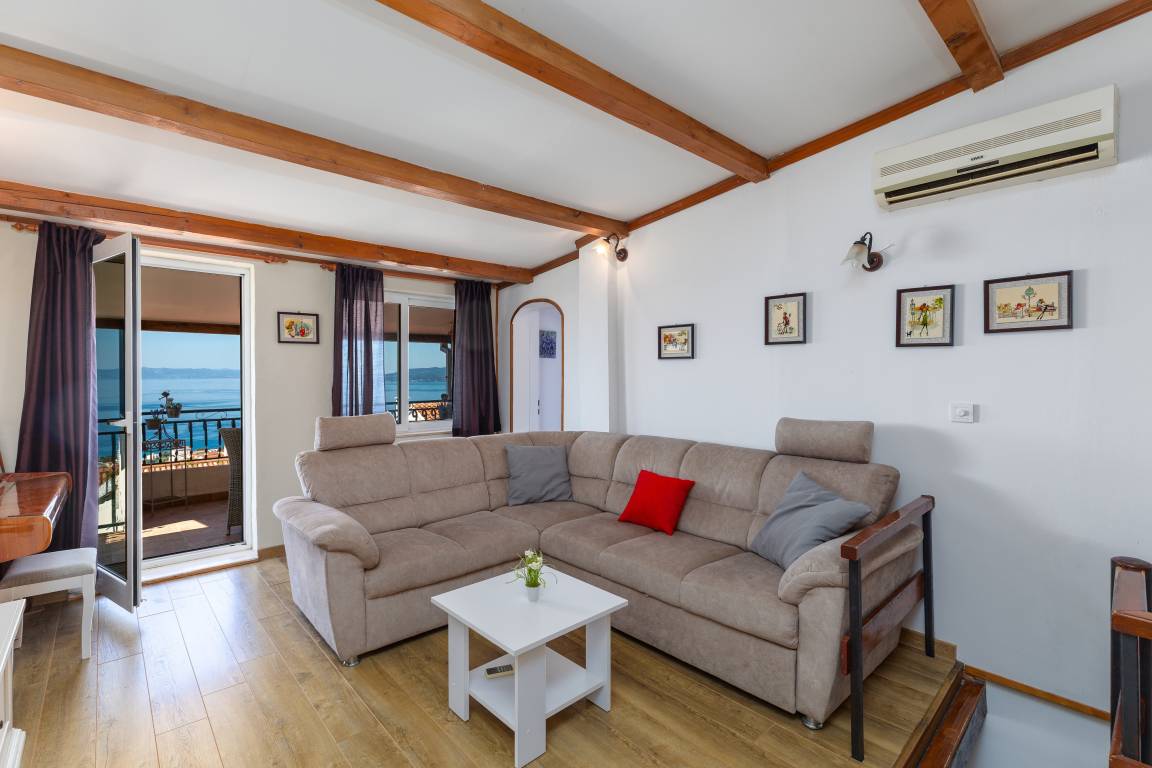 139 M² Ferienhaus ∙ 3 Schlafzimmer ∙ 6 Gäste - Tučepi