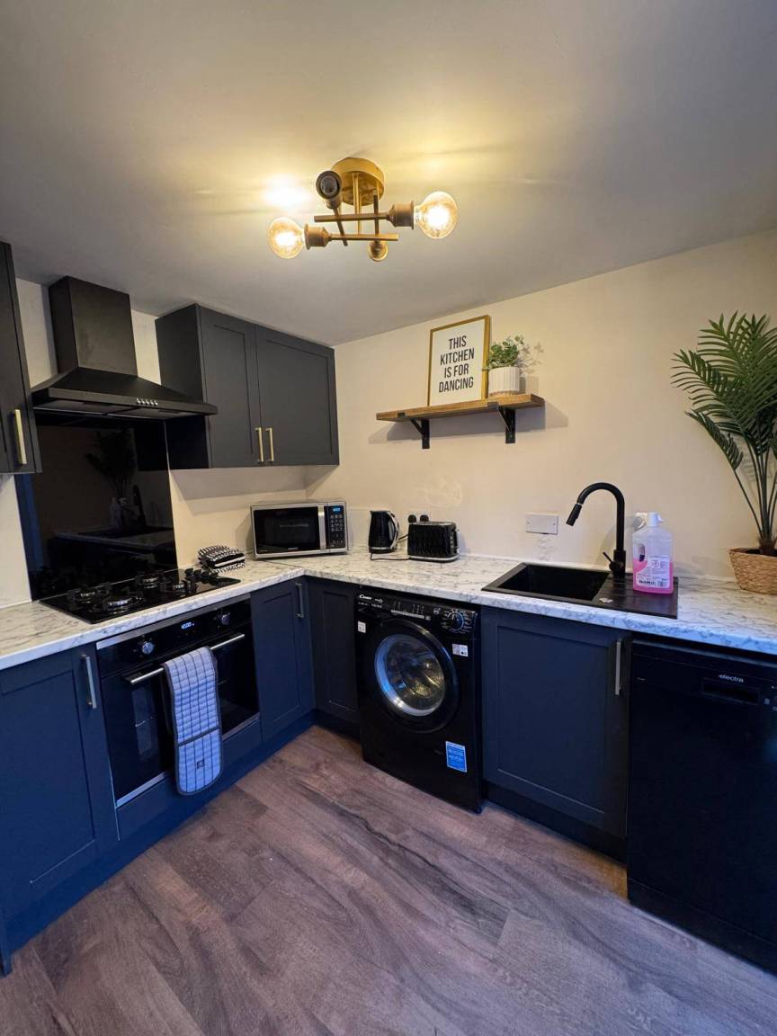 75 M² Cottage ∙ 3 Bedrooms ∙ 5 Guests - Staffordshire