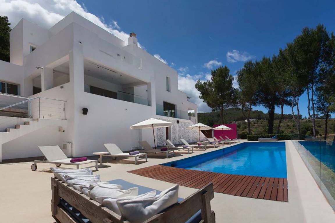 Villa ∙ 5 Bedrooms ∙ 10 Guests - Sant Antoni de Portmany