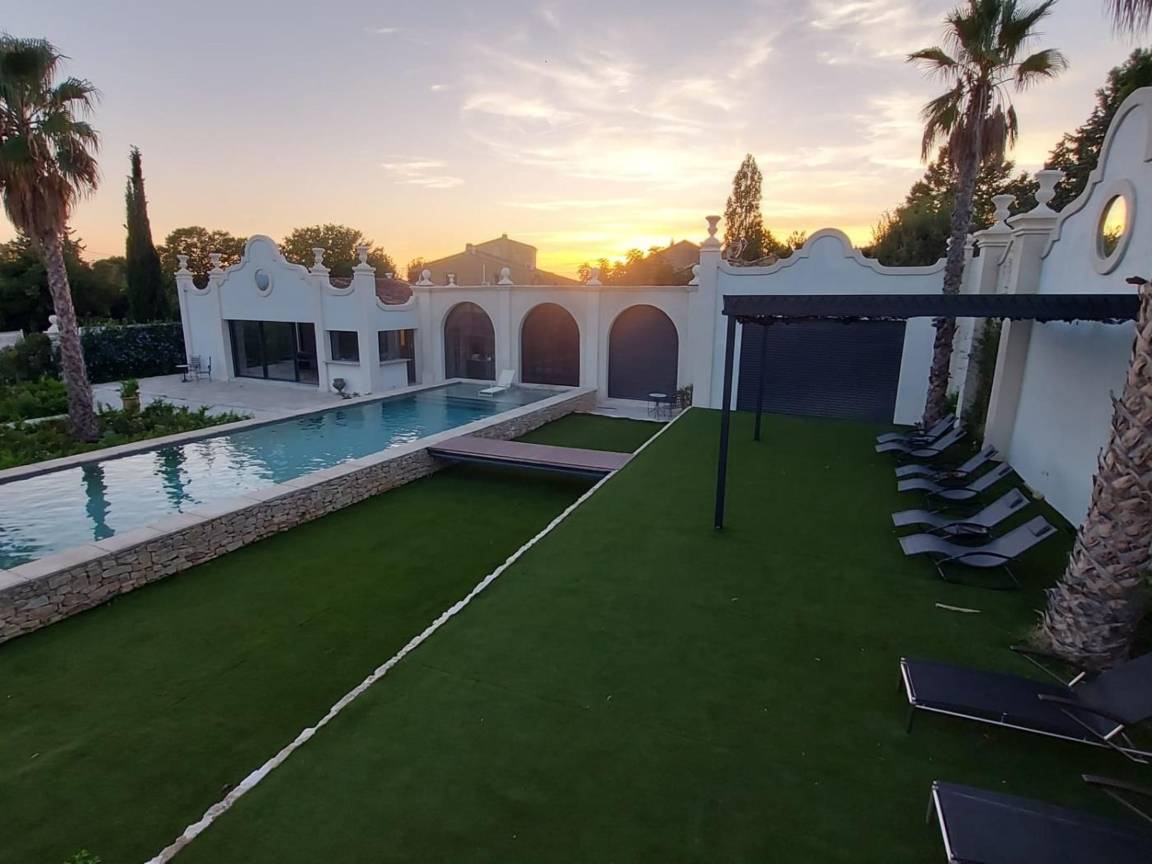 500 M² Villa ∙ 8 Slaapkamers ∙ 15 Gasten - Ventabren