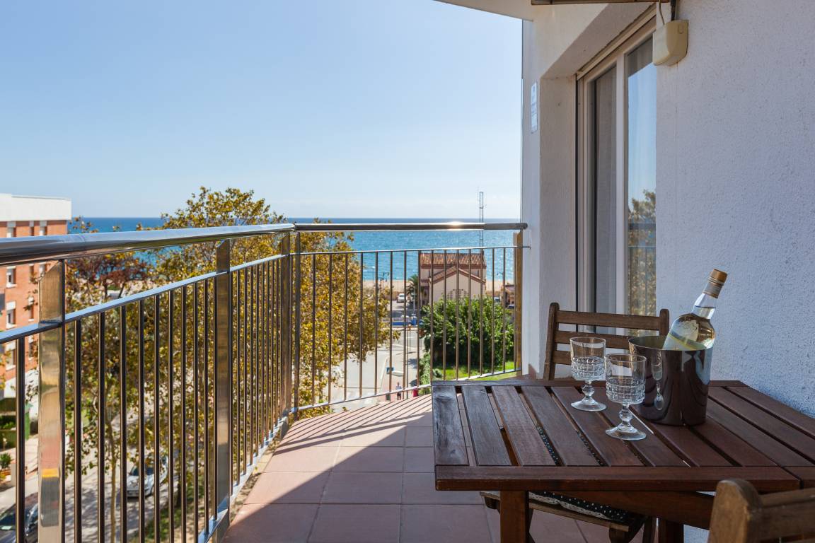 65 M² Apartamento ∙ 3 Quartos ∙ 4 Hóspedes - Arenys de Mar