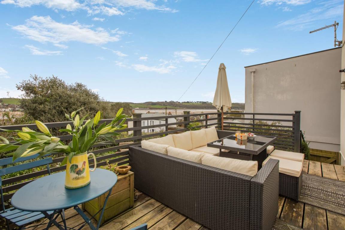 Cottage ∙ 4 Bedrooms ∙ 8 Guests - Appledore