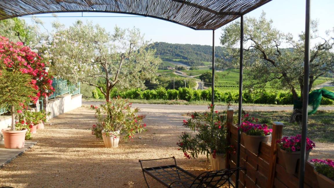 64 M² Gîte ∙ 1 Chambre ∙ 4 Personnes - Nyons