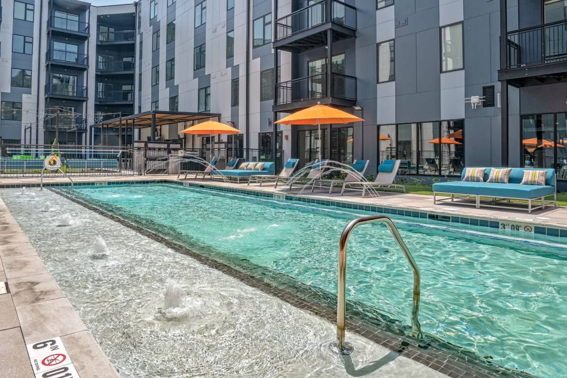 Apartment ∙ 1 Bedroom ∙ 3 Guests - Louisville, KY