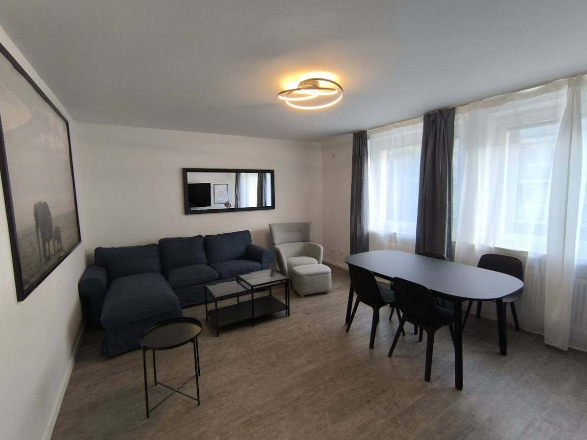 80 M² Apartment ∙ 2 Bedrooms ∙ 4 Guests - Düsseldorf