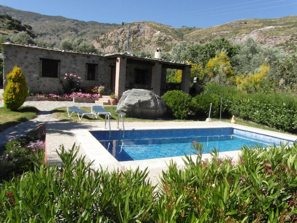 60 M² House ∙ 2 Bedrooms ∙ 4 Guests - Órgiva