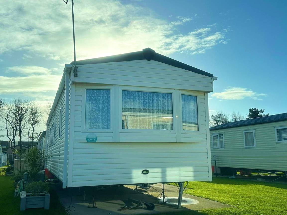 85 M² House ∙ 4 Bedrooms ∙ 7 Guests - Rhyl