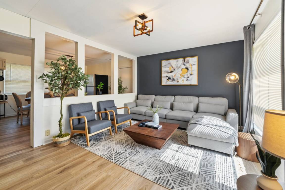 92 M² House ∙ 3 Bedrooms ∙ 6 Guests - Schaumburg