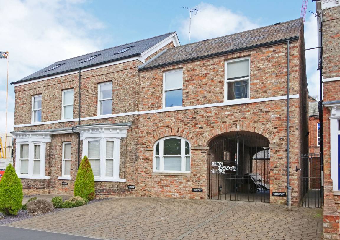Cottage ∙ 5 Bedrooms ∙ 16 Guests - York