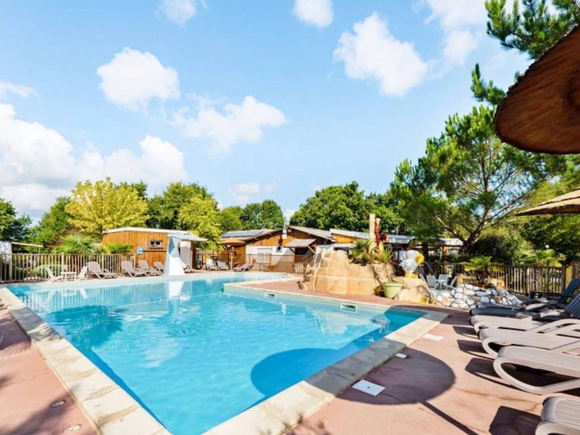 20 M² Camping ∙ 2 Chambres ∙ 4 Personnes - Gironde