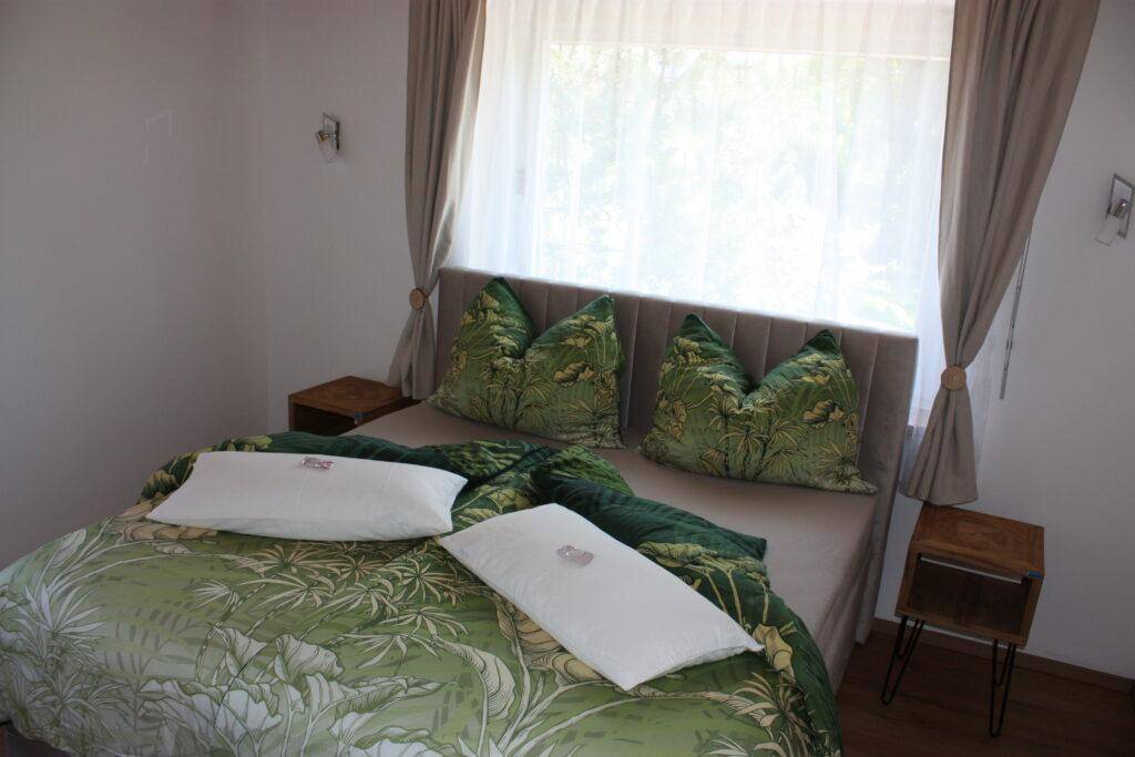 45 M² Hotel ∙ 1 Bedroom ∙ 4 Guests - Gozd Martuljek