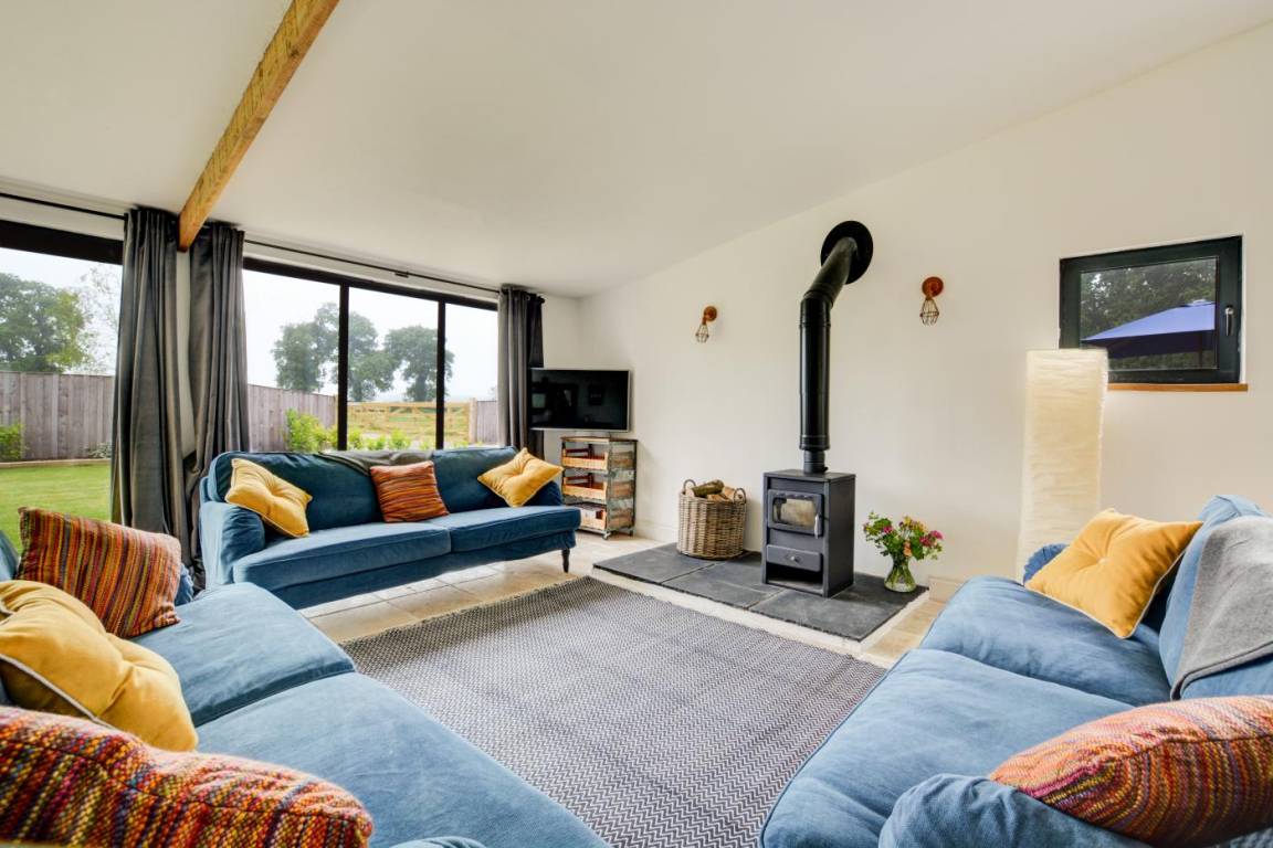 Cottage ∙ 5 Bedrooms ∙ 10 Guests - Holt