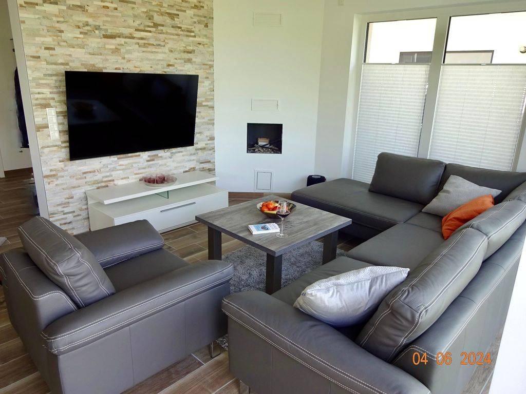 130 M² Ferienhaus ∙ 2 Schlafzimmer ∙ 6 Gäste - Mecklenburgische Seenplatte