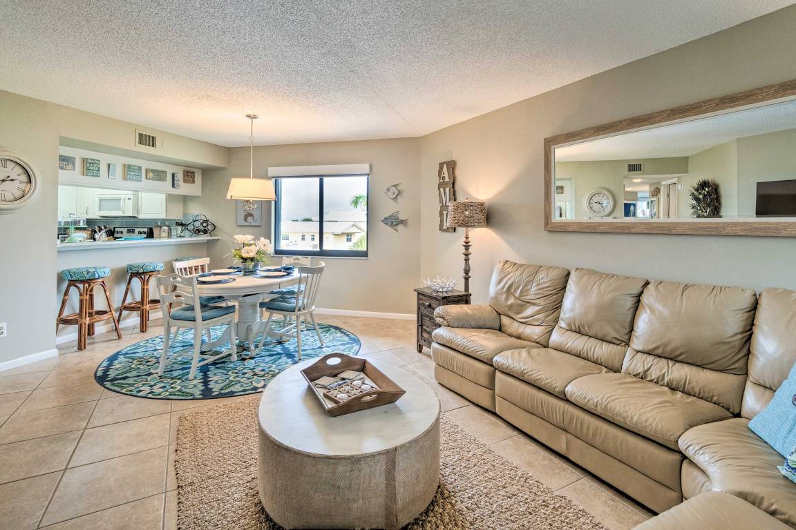 99 M² Apartment ∙ 2 Bedrooms ∙ 4 Guests - Bradenton Beach, FL