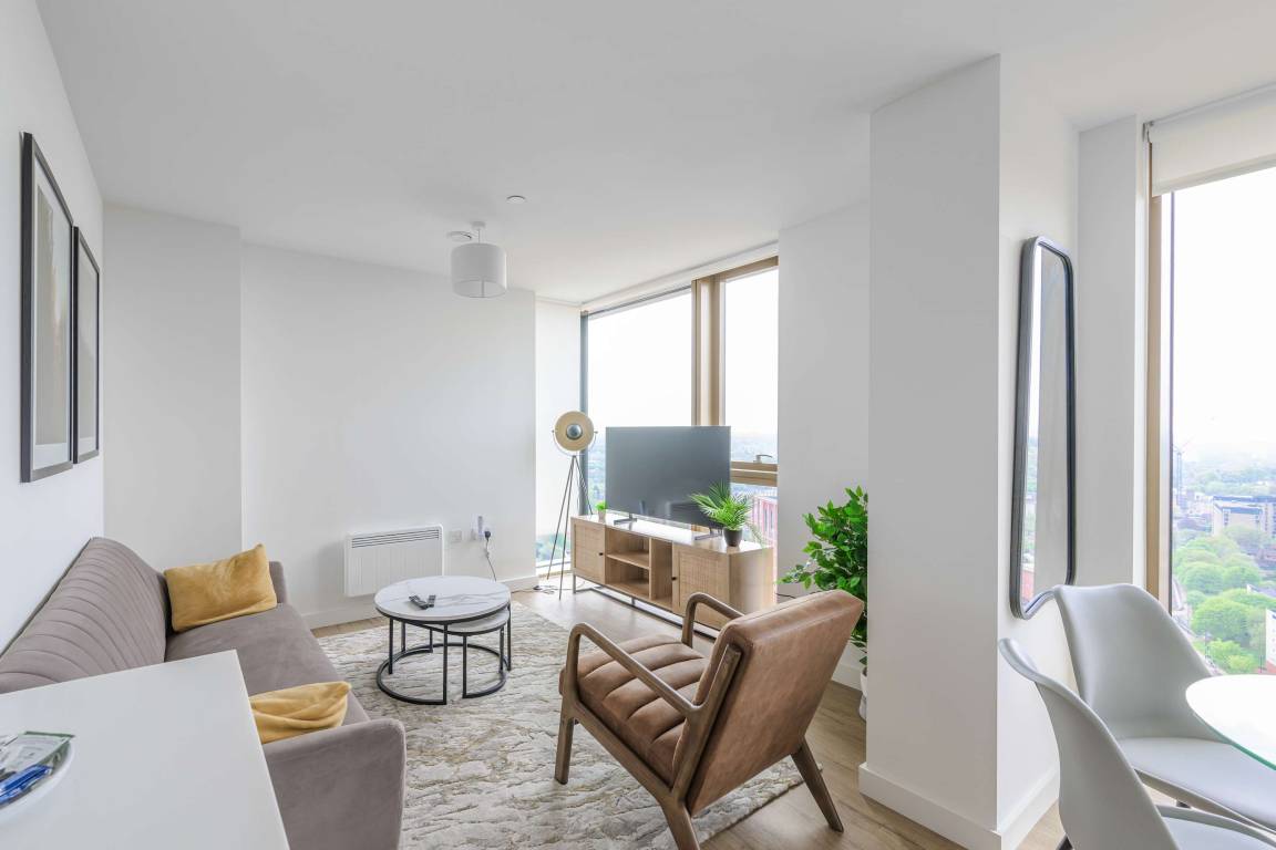 74 M² Apartment ∙ 2 Bedrooms ∙ 4 Guests - New Street Station - Birmingham