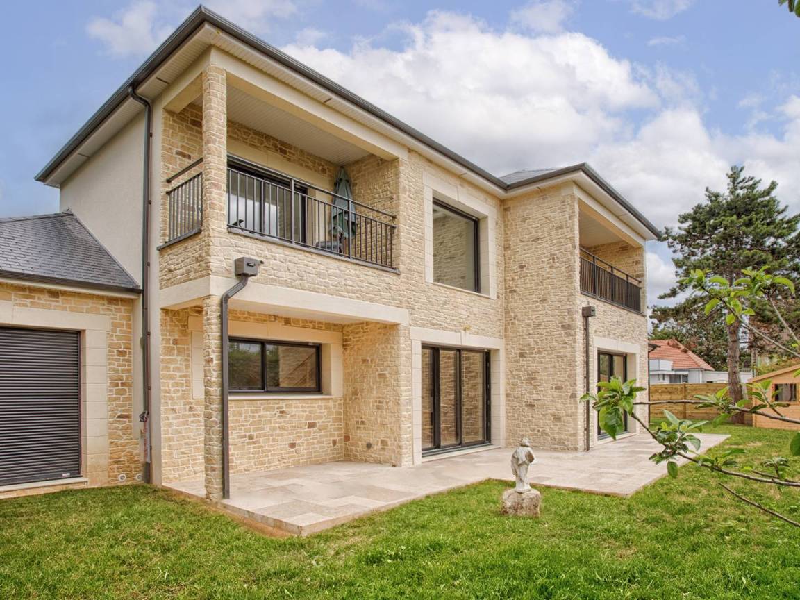 190 M² Maison De Vacances ∙ 5 Chambres ∙ 12 Personnes - Ouistreham