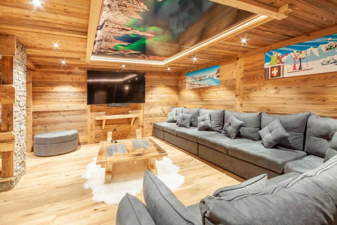 175 M² Chalet ∙ 4 Bedrooms ∙ 10 Guests - Morzine