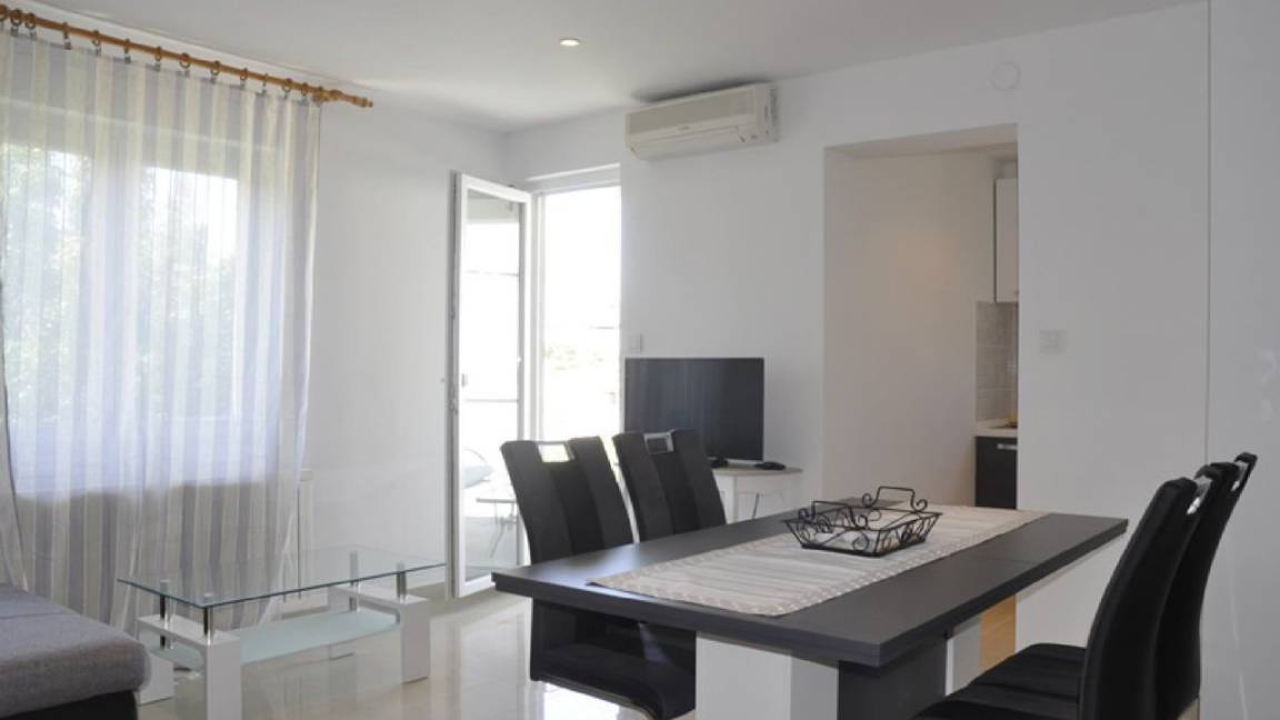 70 M² Apartamento ∙ 2 Habitaciones ∙ 6 Huéspedes - Rab