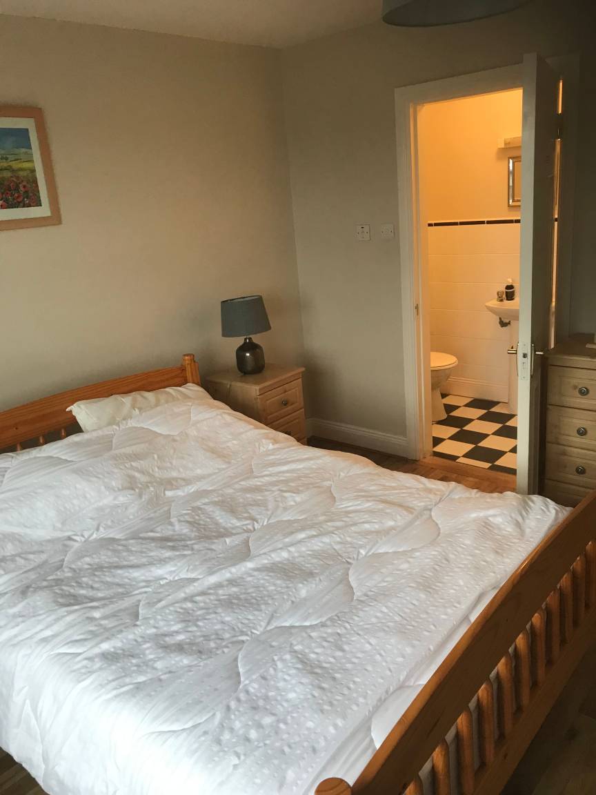 93 M² House ∙ 3 Bedrooms ∙ 5 Guests - Skibbereen