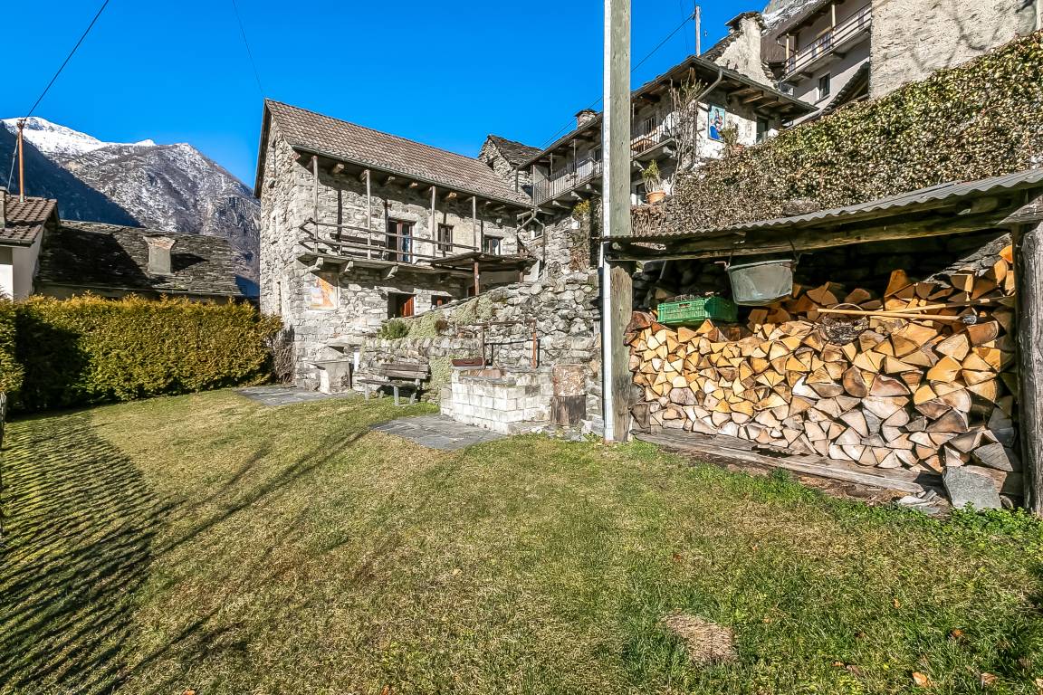 90 M² Chalet ∙ 3 Schlafzimmer ∙ 6 Gäste - Gordola