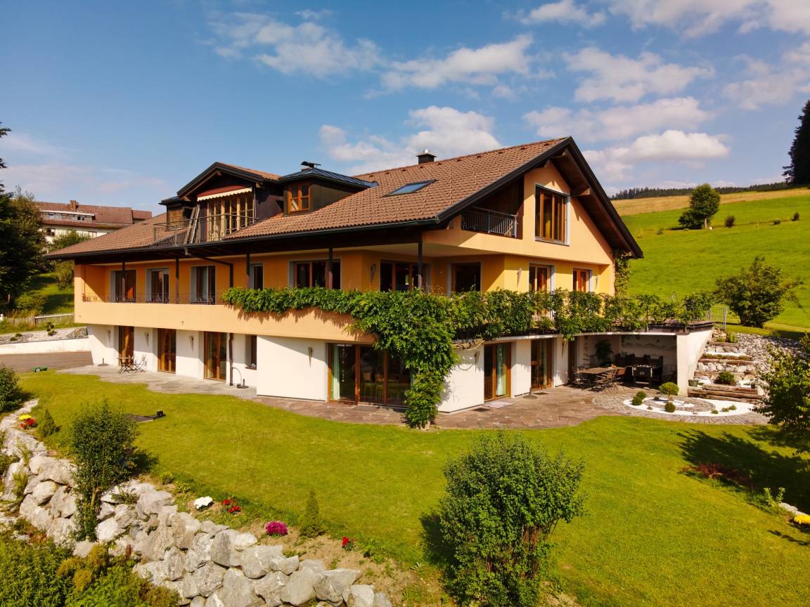 220 M² Ferienwohnung ∙ 6 Schlafzimmer ∙ 12 Gäste - Bayern
