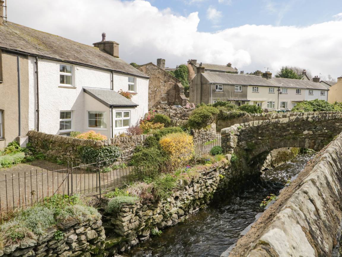 Cottage ∙ 4 Bedrooms ∙ 8 Guests - Cartmel