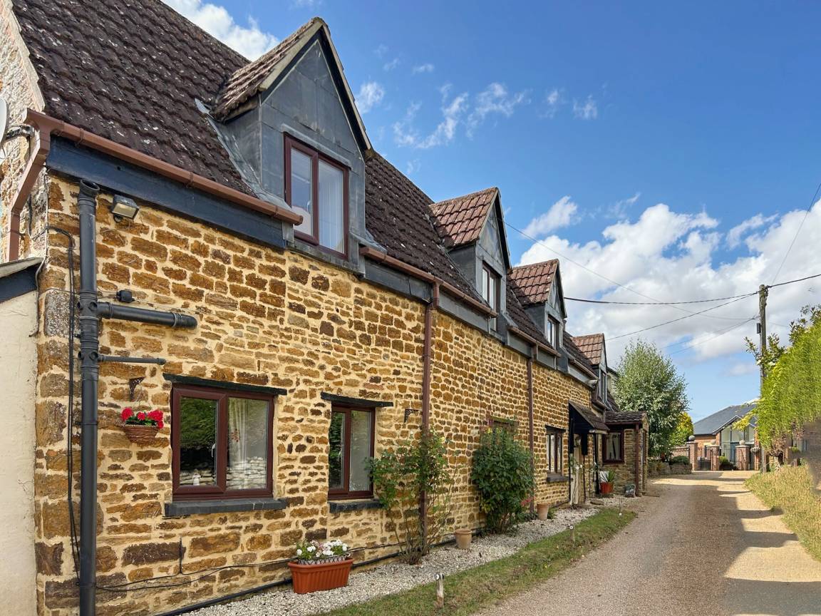 Cottage ∙ 3 Bedrooms ∙ 5 Guests - Northampton