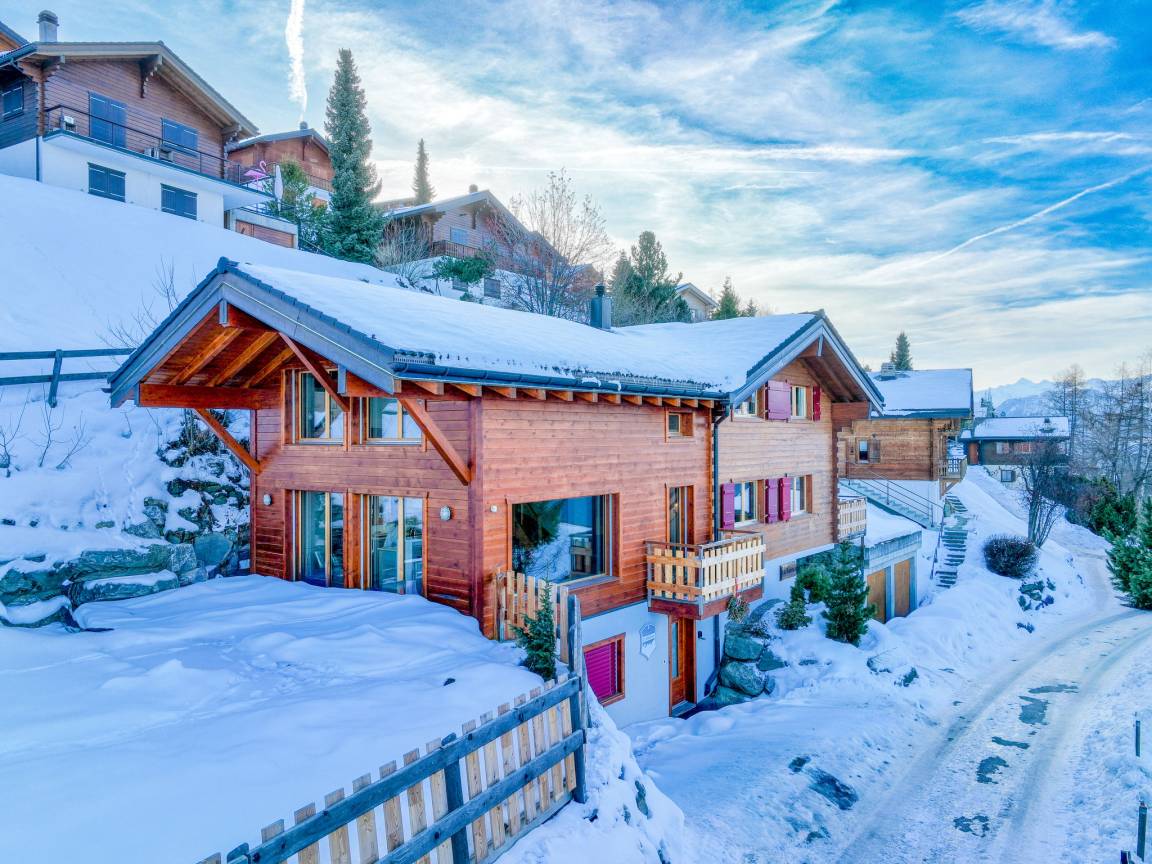 215 M² Ferienhaus ∙ 5 Schlafzimmer ∙ 11 Gäste - Ovronnaz