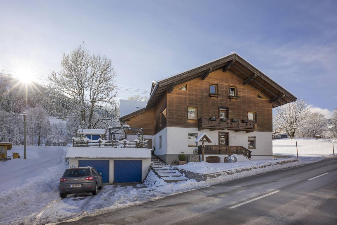 120 M² Ferienwohnung ∙ 2 Schlafzimmer ∙ 6 Gäste - Auffach