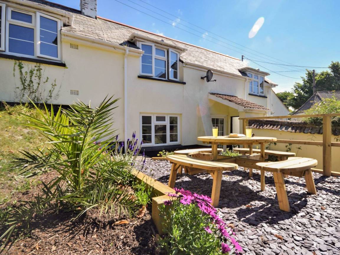 Cottage ∙ 2 Bedrooms ∙ 4 Guests - Appledore