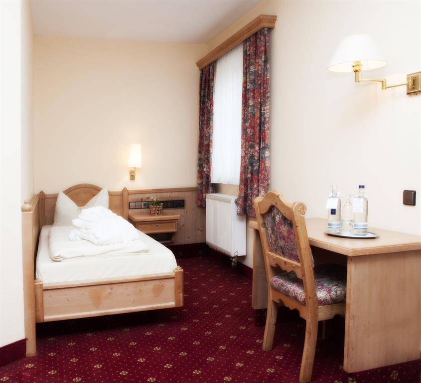 Hotel ∙ 1 Guest - Limburg