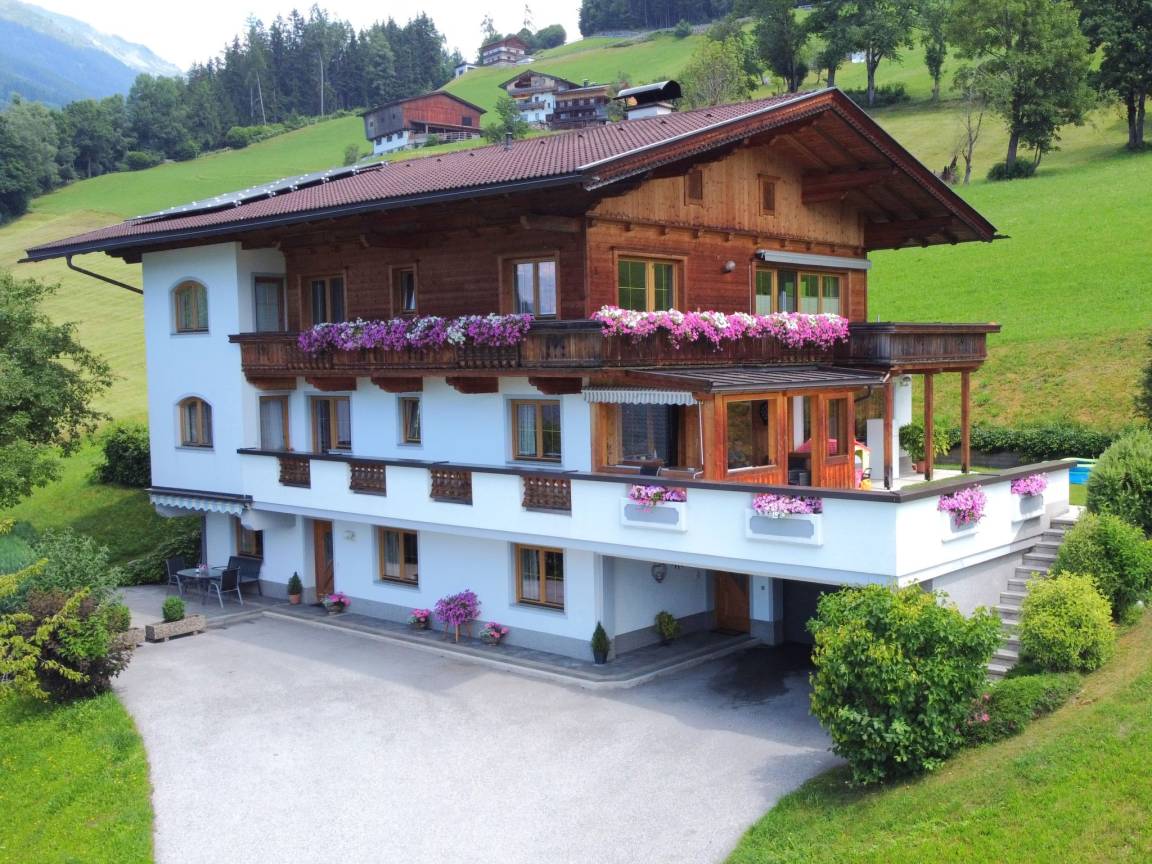 64 M² Apartment ∙ 1 Bedroom ∙ 2 Guests - Stumm