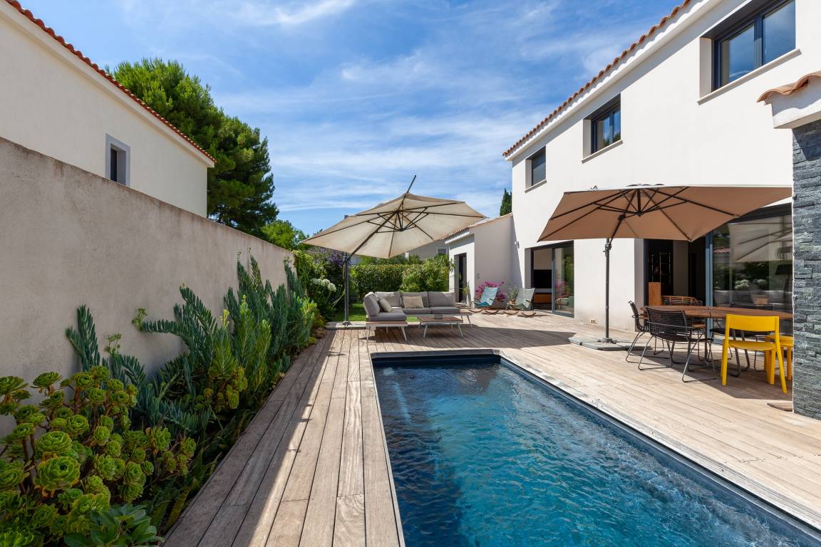 150 M² Villa ∙ 5 Bedrooms ∙ 8 Guests - Marseille