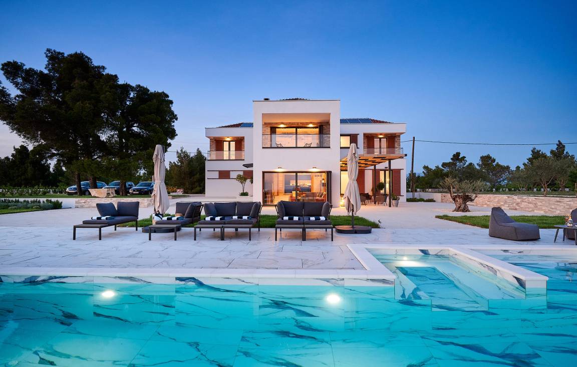 200 M² Ferienhaus ∙ 4 Schlafzimmer ∙ 8 Gäste - Šibenik