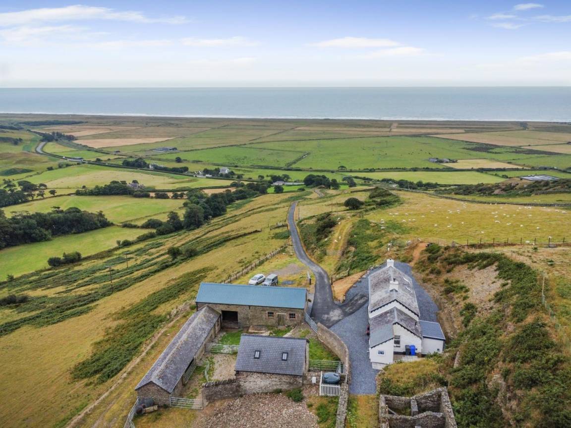 Cottage ∙ 3 Bedrooms ∙ 6 Guests - Tywyn