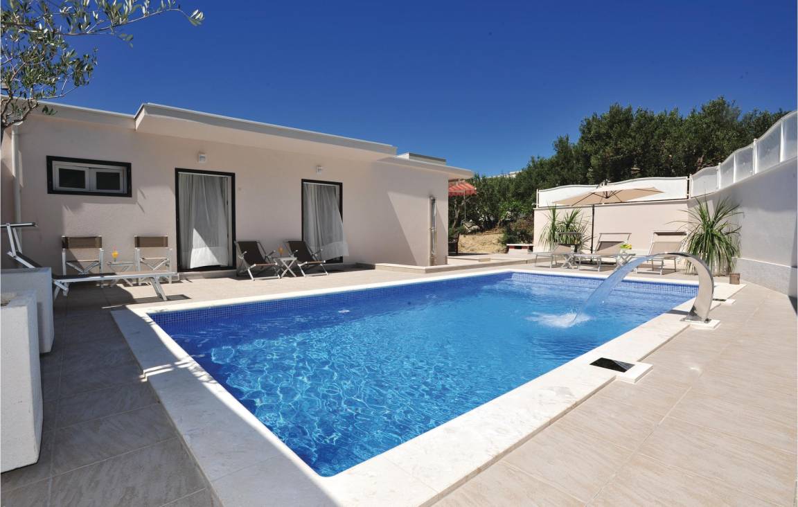 142 M² Maisonette ∙ 3 Bedrooms ∙ 8 Guests - Makarska