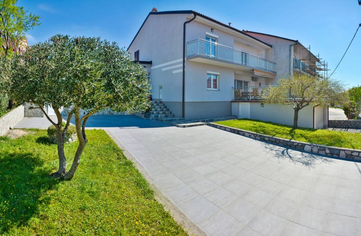 200 M² House ∙ 3 Bedrooms ∙ 6 Guests - Senj