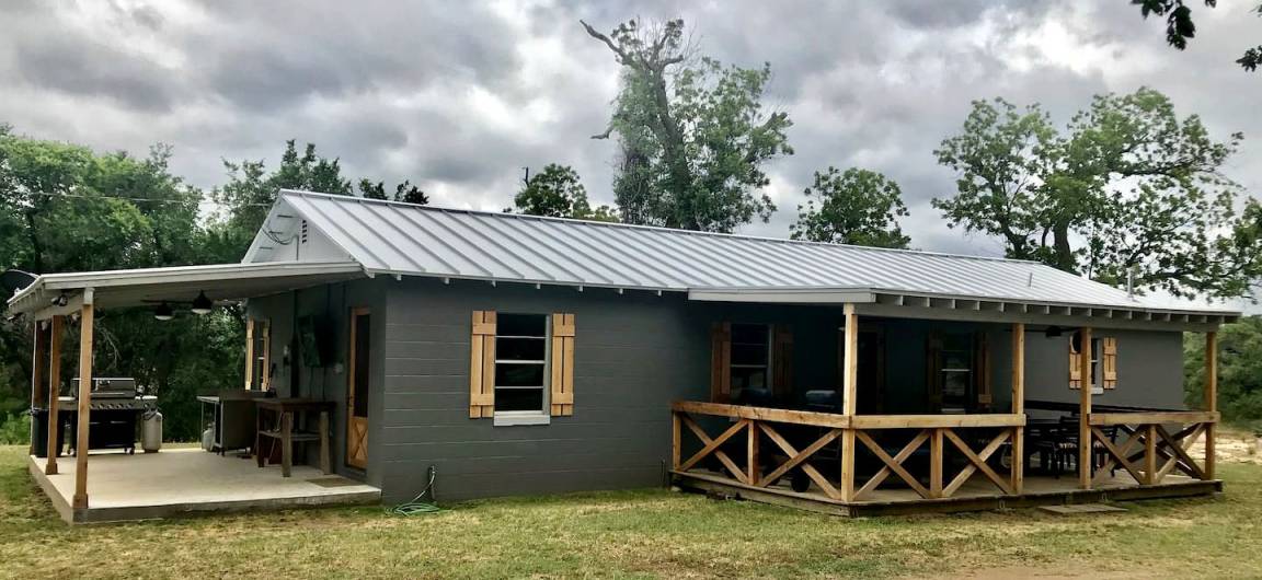 House ∙ 3 Bedrooms ∙ 10 Guests - Llano, TX