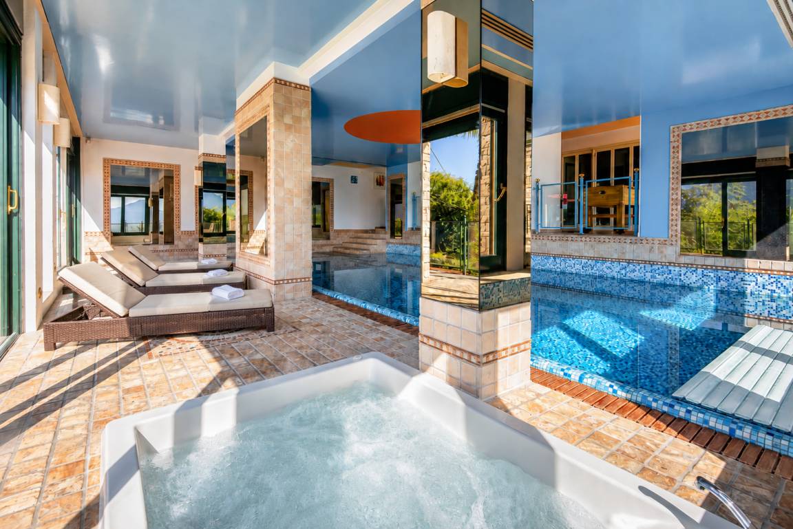 325 M² Villa ∙ 4 Makuuhuonetta ∙ 12 Vierasta - Verbano-Cusio-Ossola